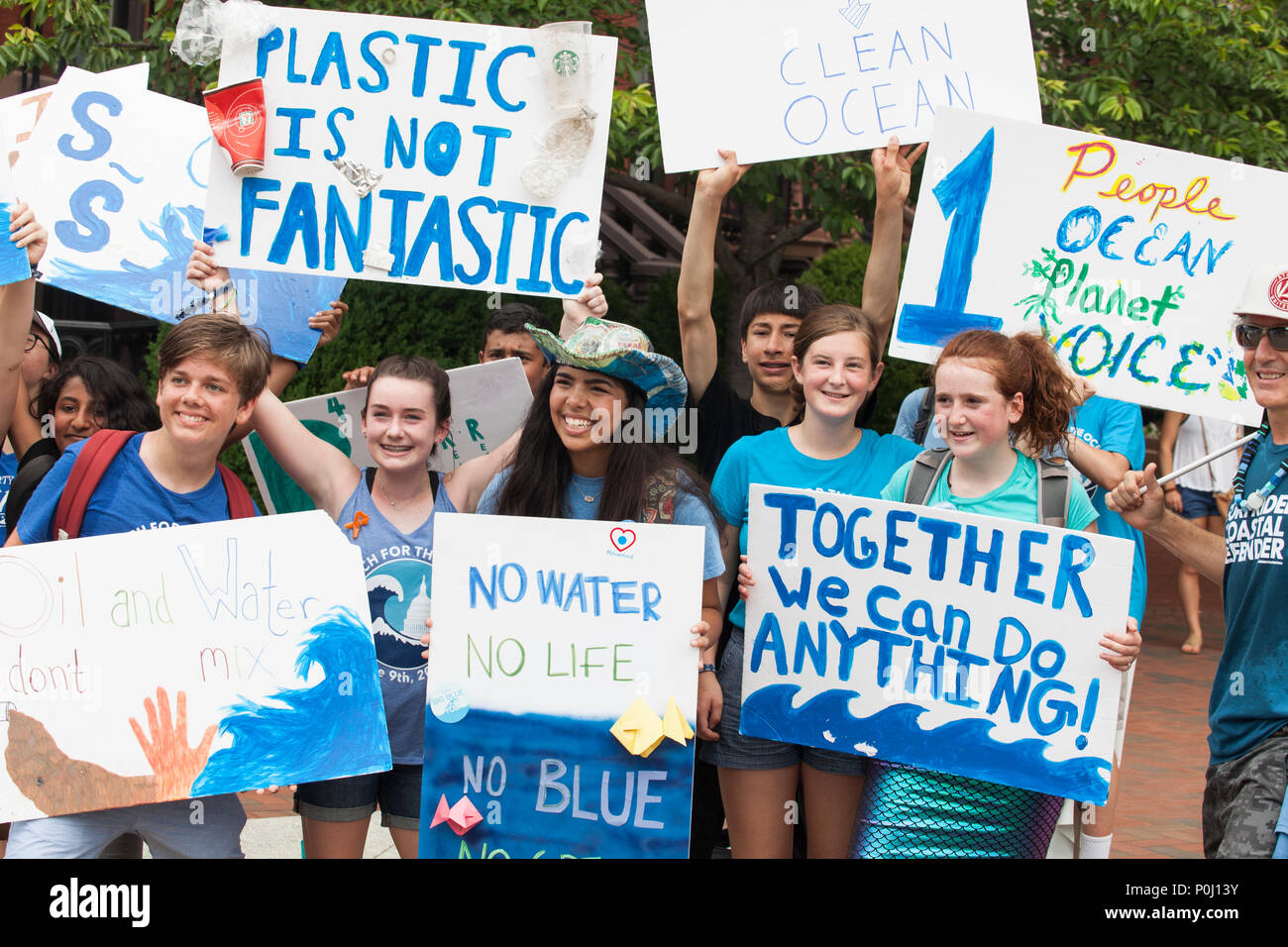 Environment protests hi-res stock photography and images - Alamy