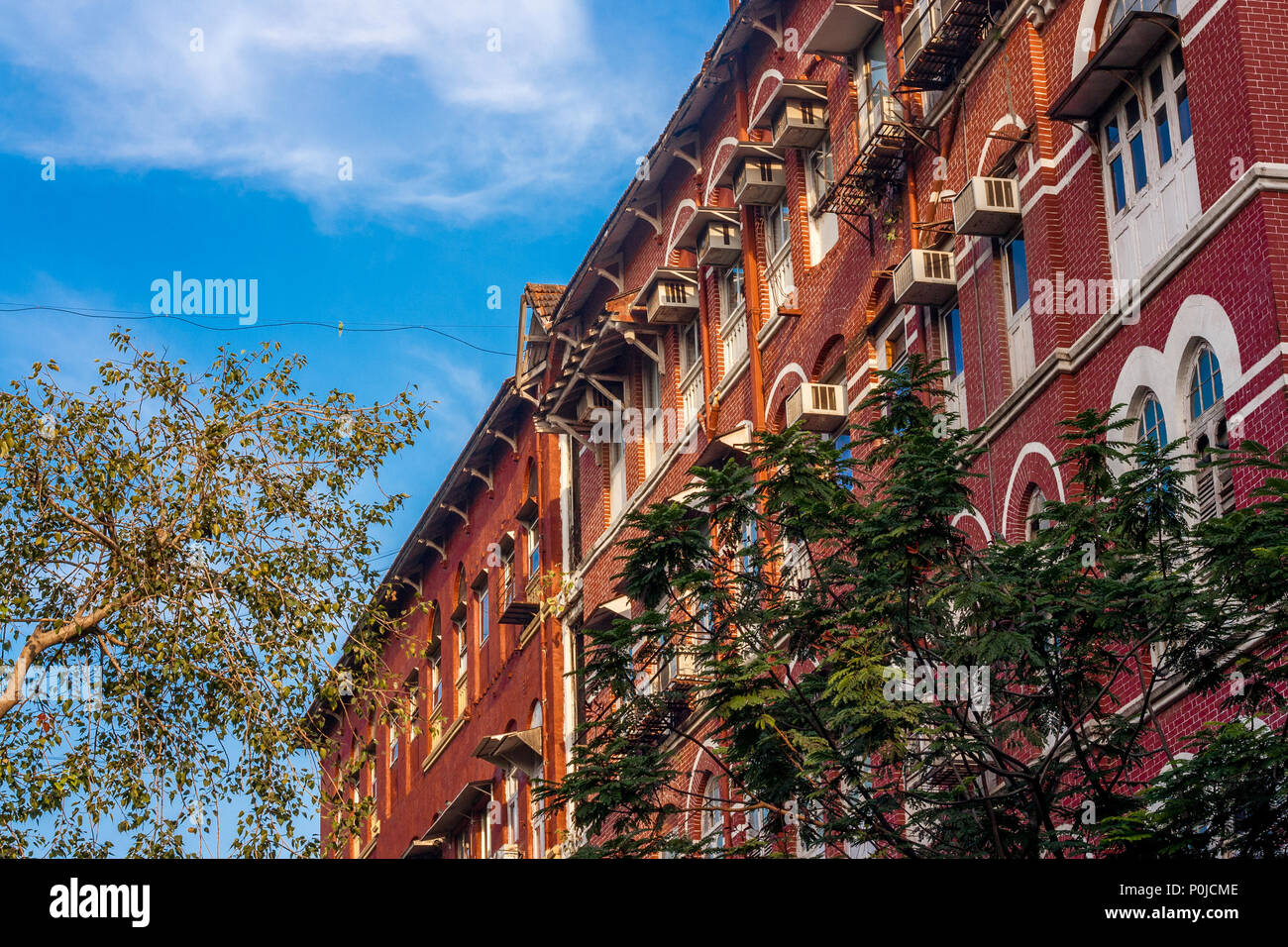 Commercial Building in Mumbai Stock Photo - Alamy