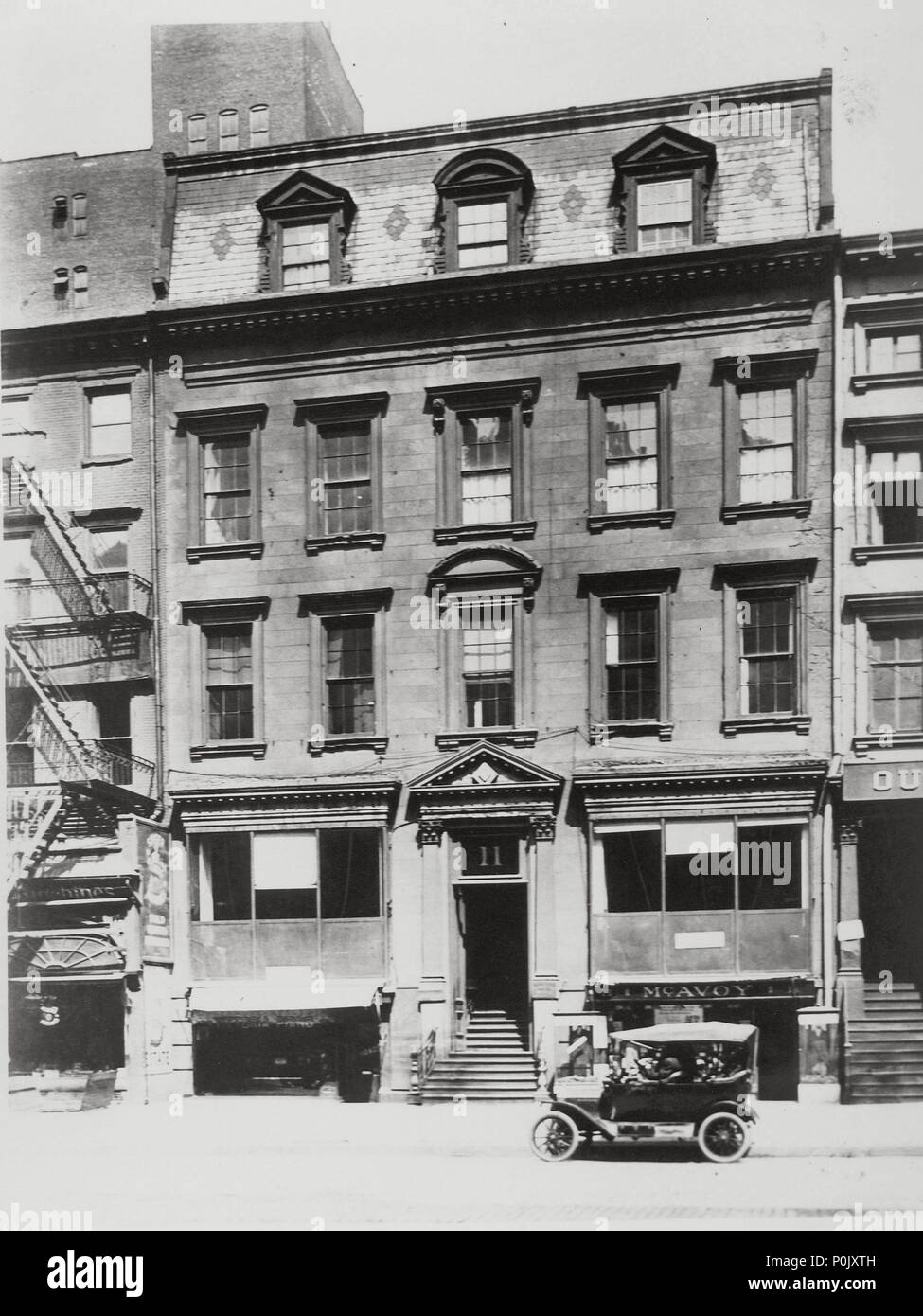 Description: The Biograph Studios building located in Manhattan, New ...