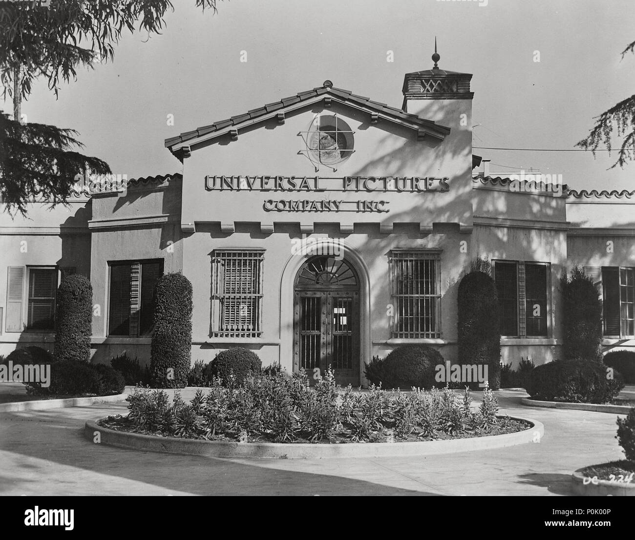 Original Film Title: FILM HISTORY: UNIVERSAL STUDIOS. English Title ...