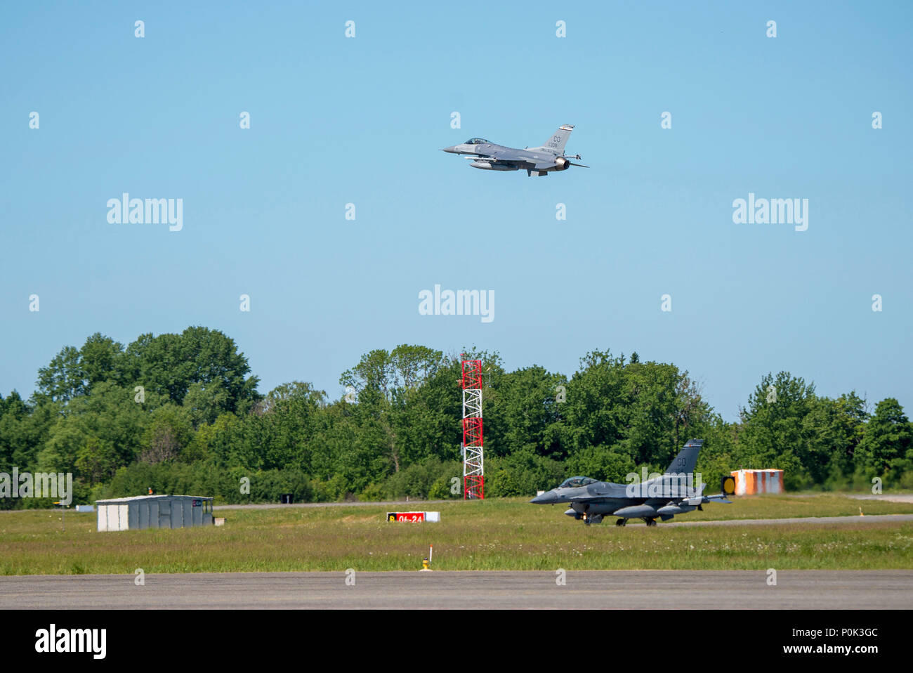 Low key approach hi-res stock photography and images - Alamy