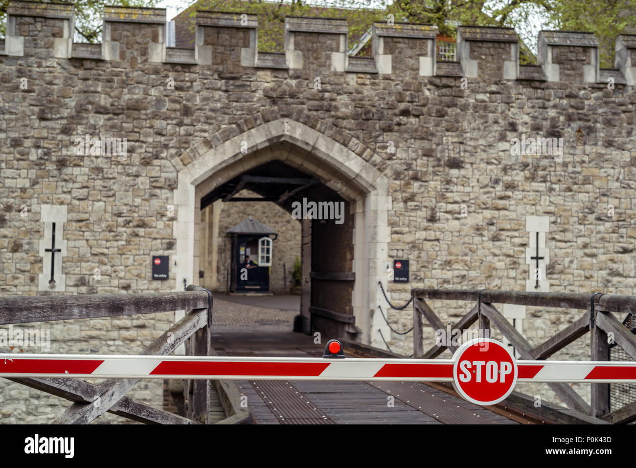 London tower gate Stock Photo - Alamy