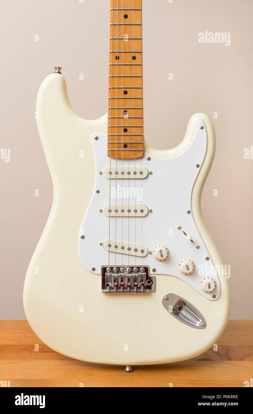 Old stratocaster hi-res stock photography and images - Alamy