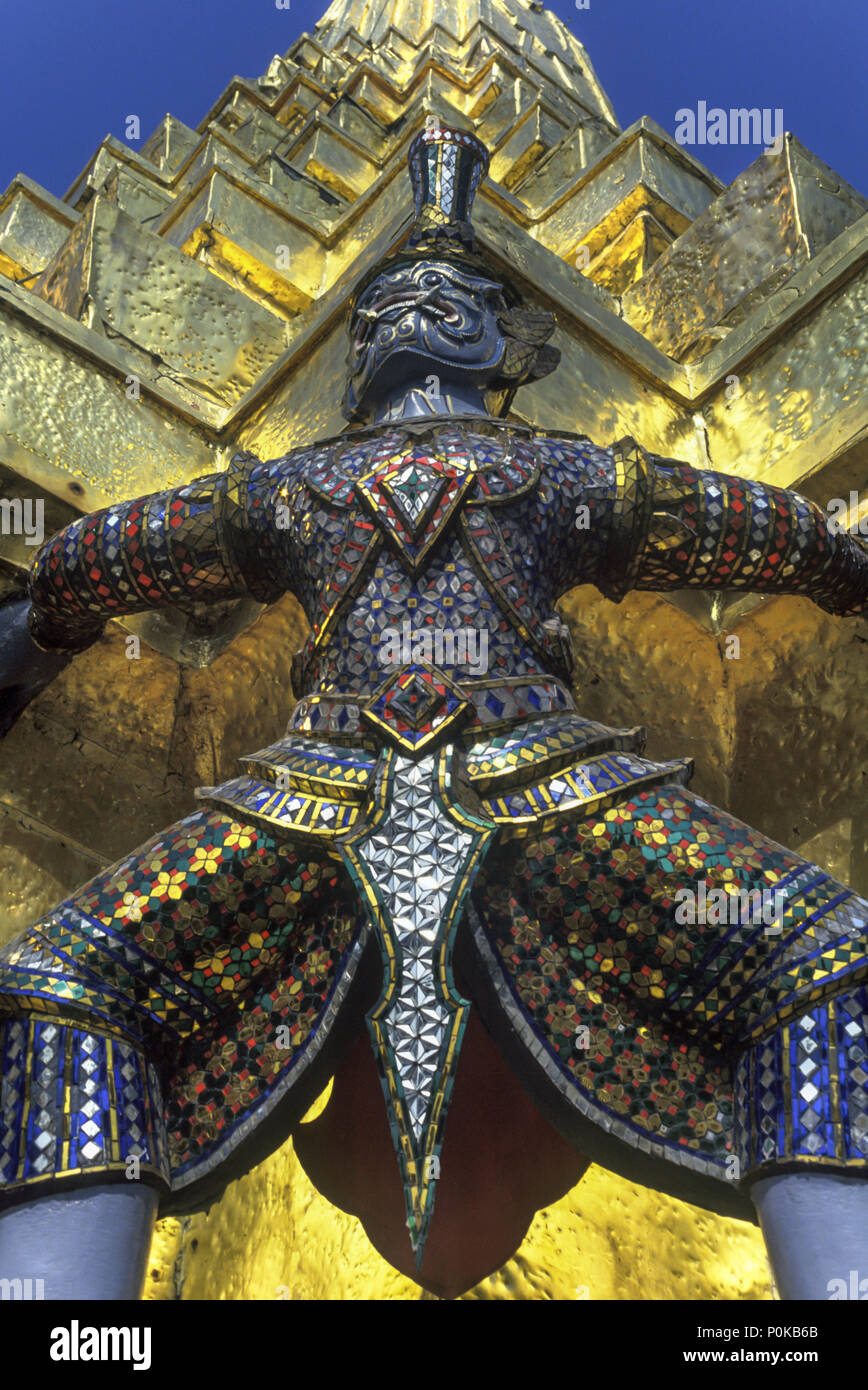 1995 HISTORICAL SILENT GUARDS STATUE WAT PHRA KAEO TEMPLE GRAND PALACE ...