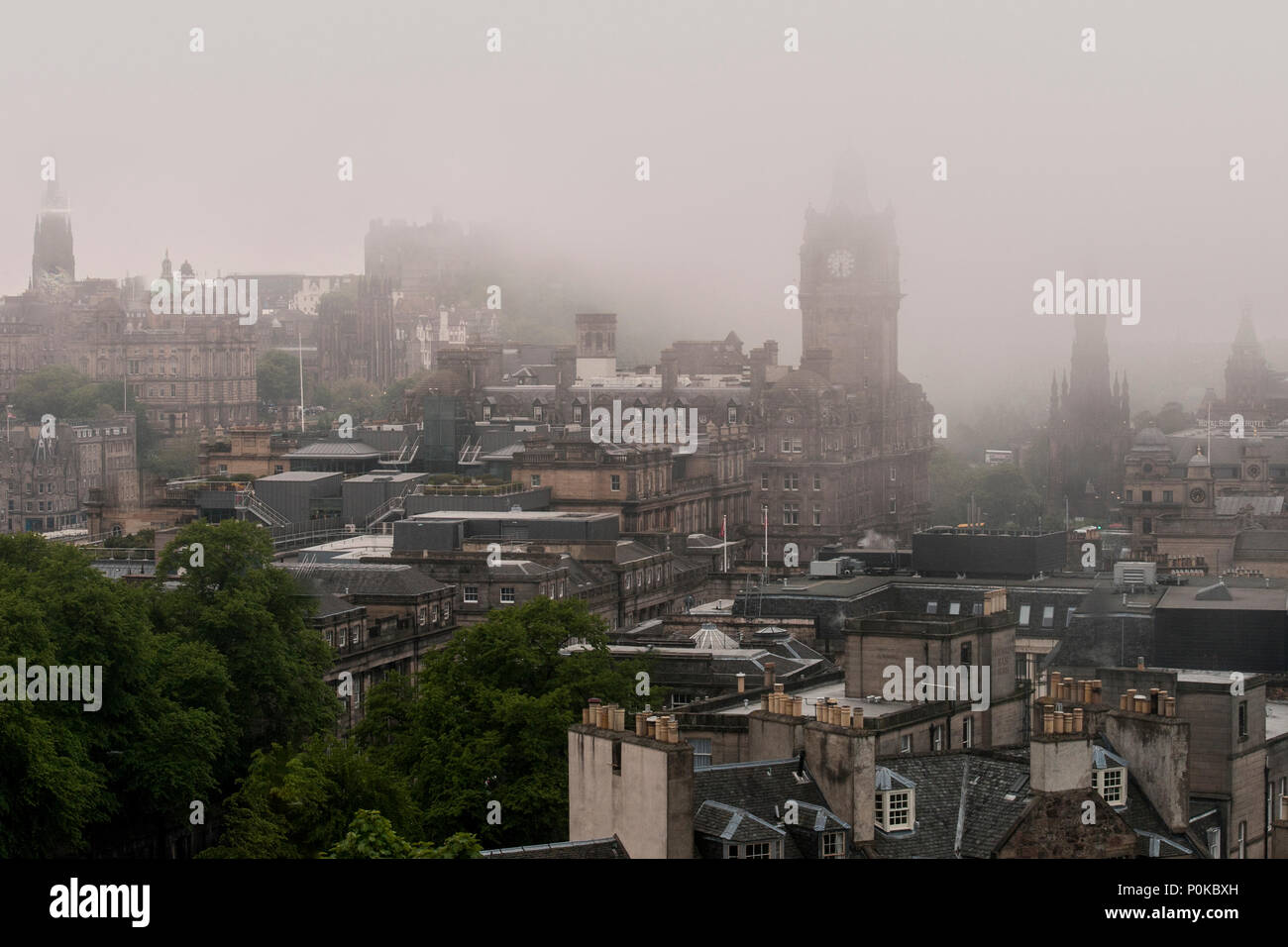 An atmospheric view of Edinburgh Castle on a misty day Stock Photo - Alamy