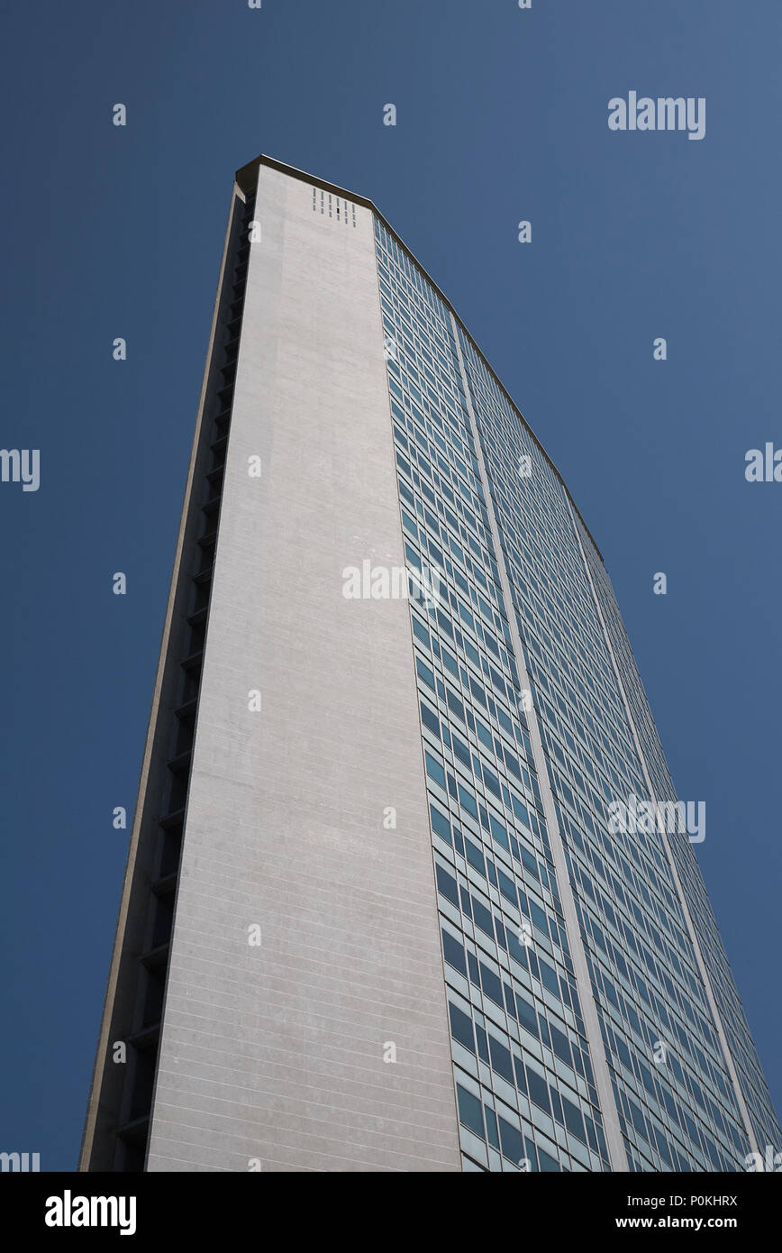 Pirellone design hi-res stock photography and images - Alamy