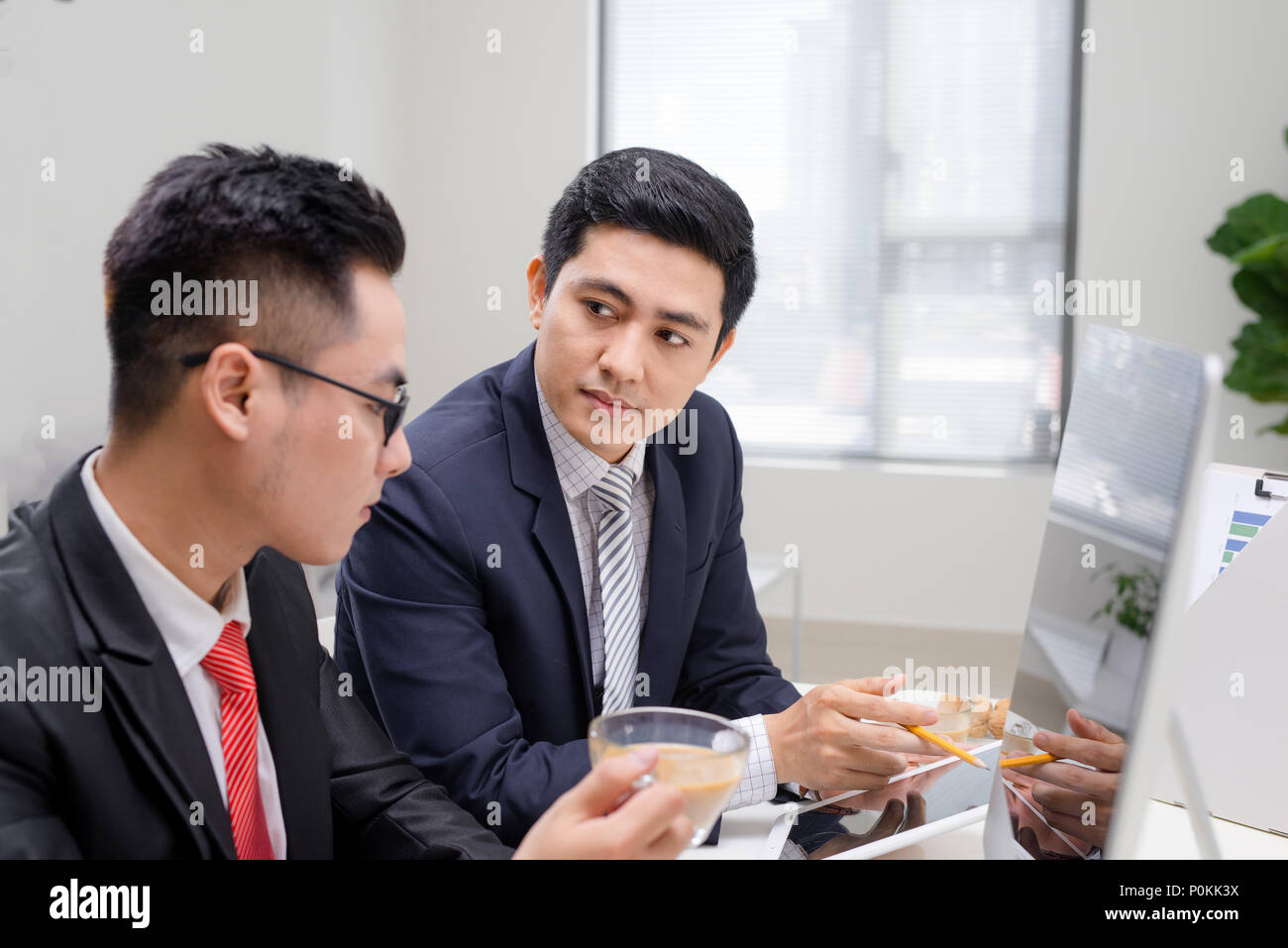 Team work at office hi-res stock photography and images - Alamy