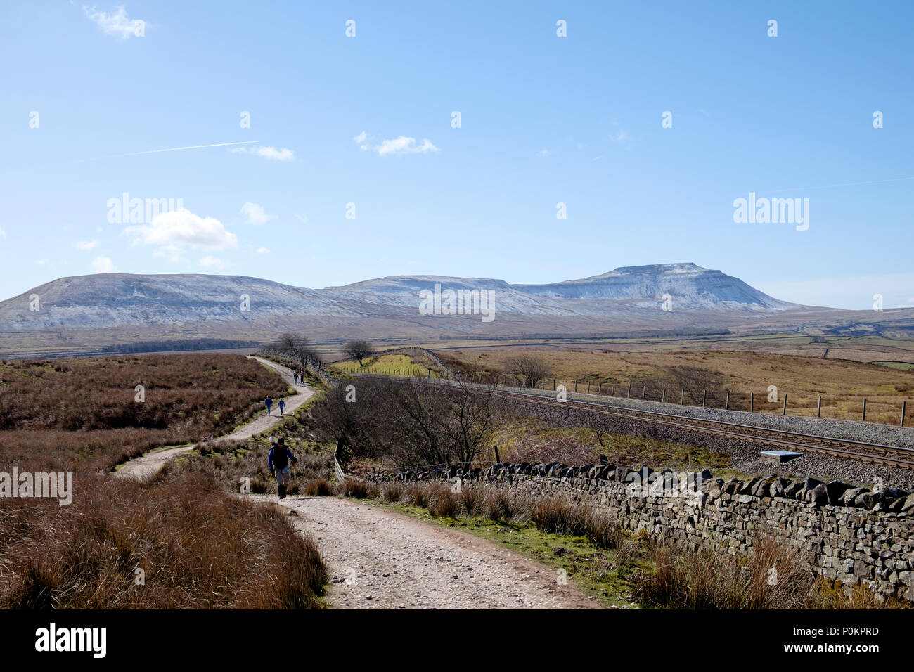 Ribblehead yorkshire dales england hi-res stock photography and images ...
