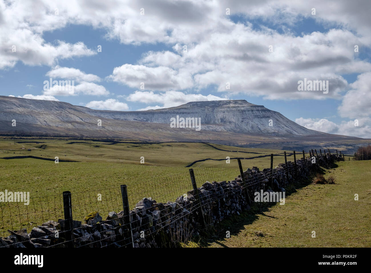 Ribblehead yorkshire dales england hi-res stock photography and images ...