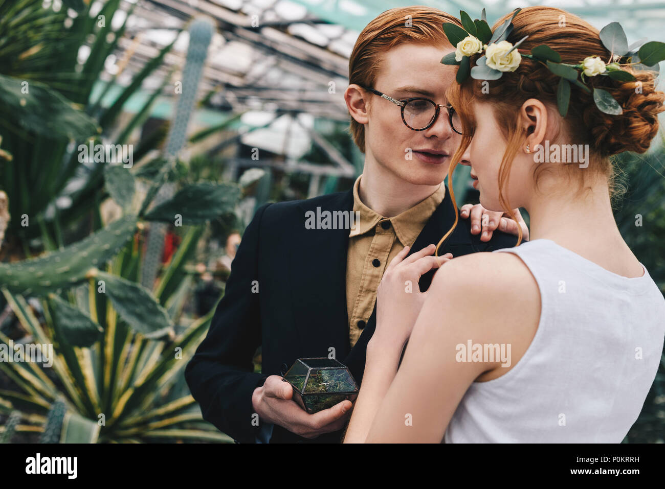 Red haired woman wedding hi-res stock photography and images - Alamy