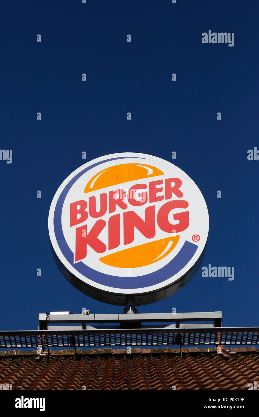 People eating fast food at burger king hi-res stock photography and ...