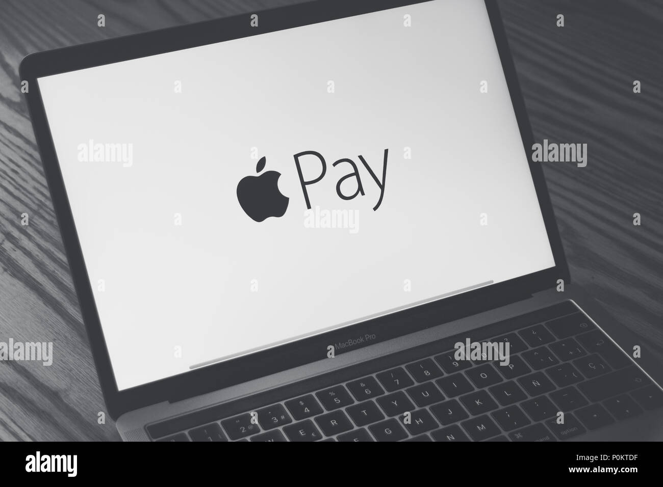 Apple pay logo hi-res stock photography and images - Alamy