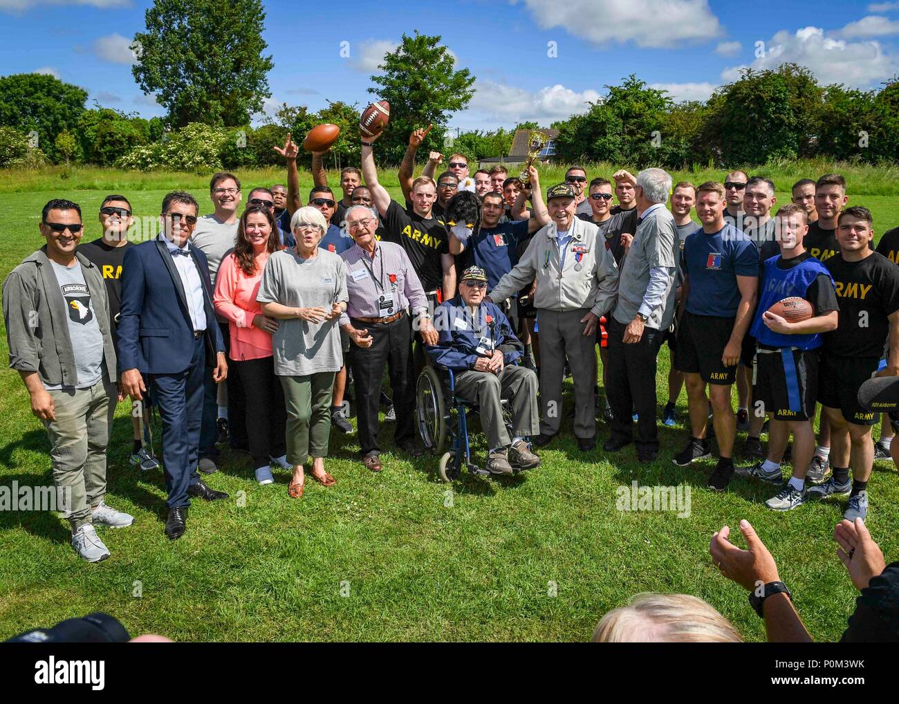 Soldiers from the 101st Airborne Division, WWII veterans, Helen Patton ...