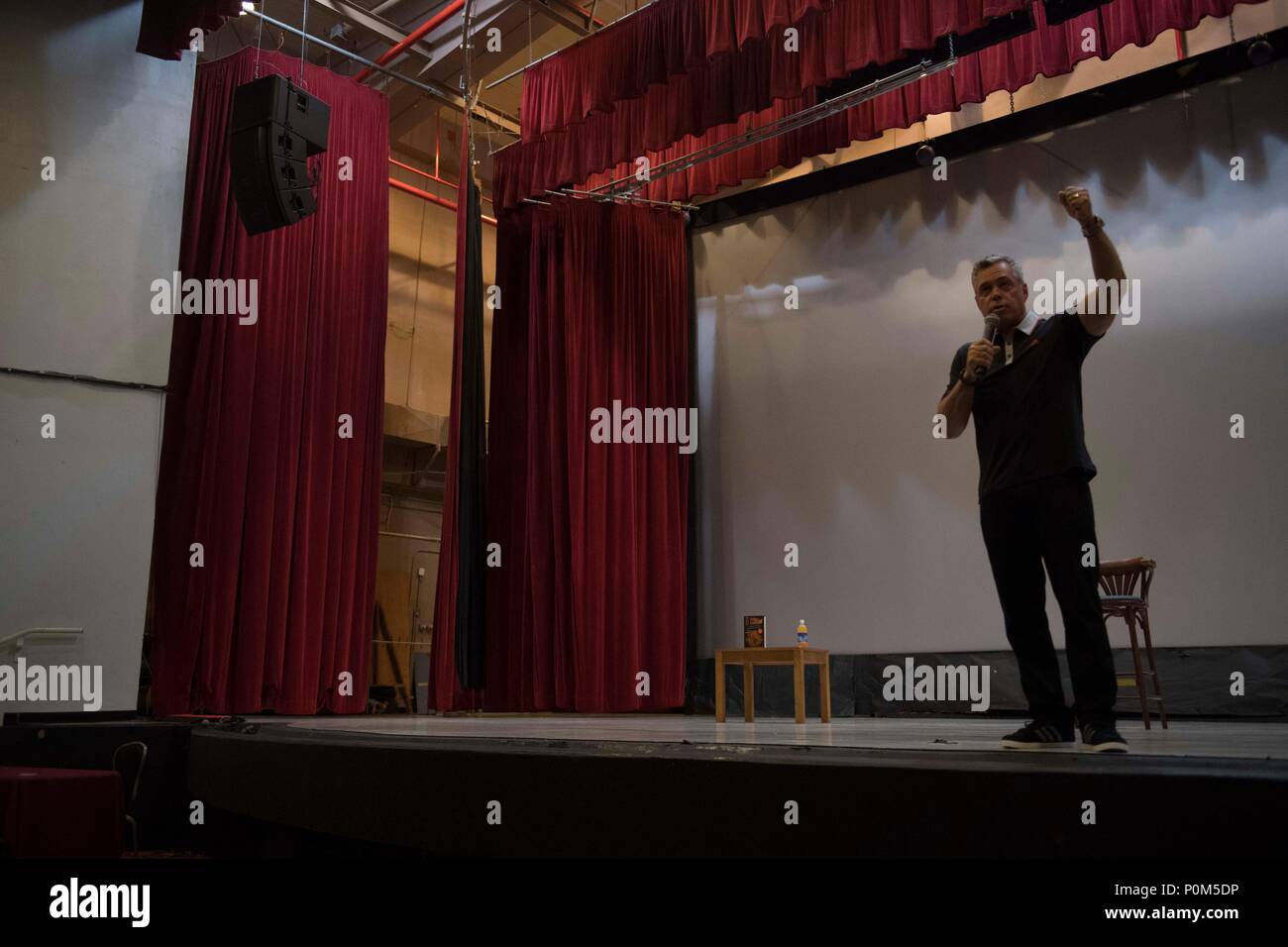 Comedian bernie mcgrenahan hi-res stock photography and images - Alamy