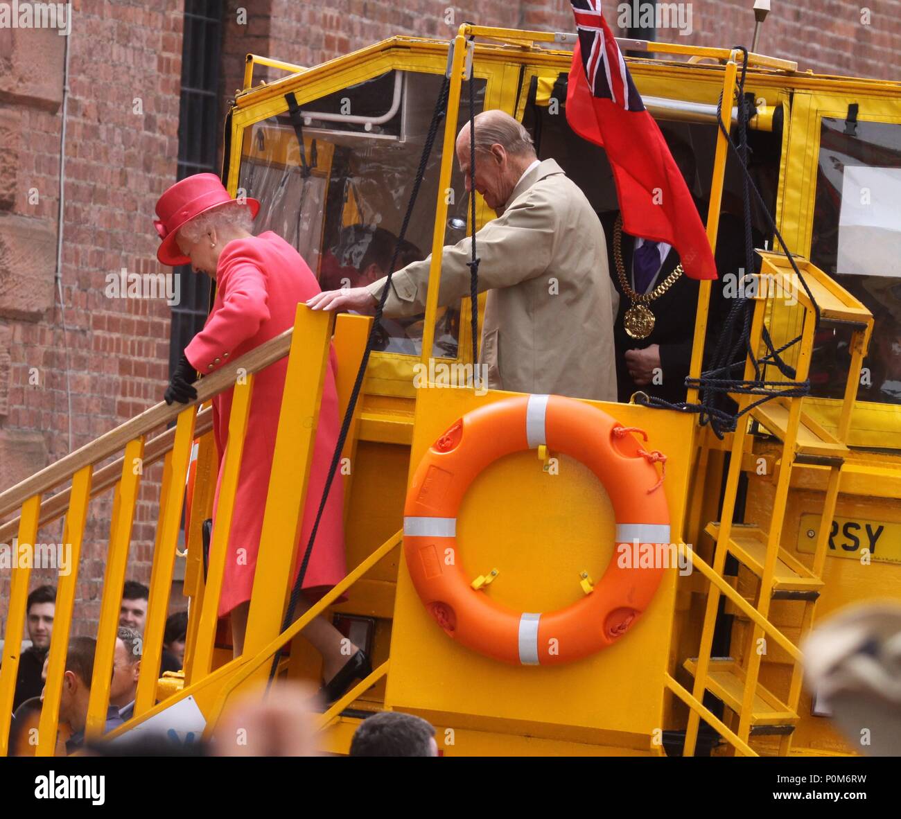 Queen and prince Philip take ride on The Duck bus at Liverpool Royal ...