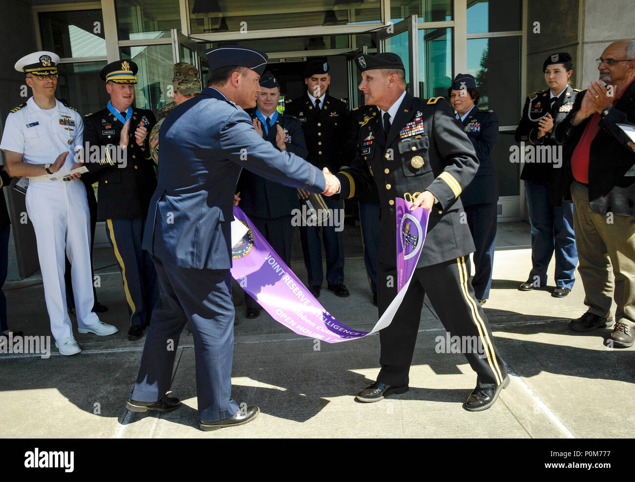 Joint reserve intelligence center hi-res stock photography and images ...