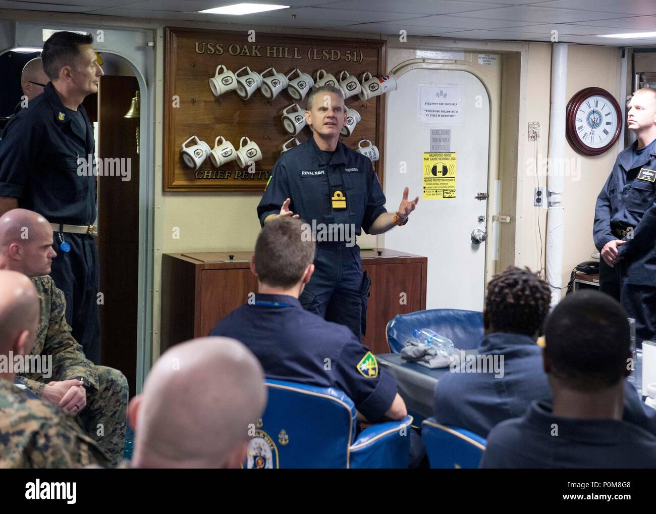 Royal navy petty officers hi-res stock photography and images - Alamy