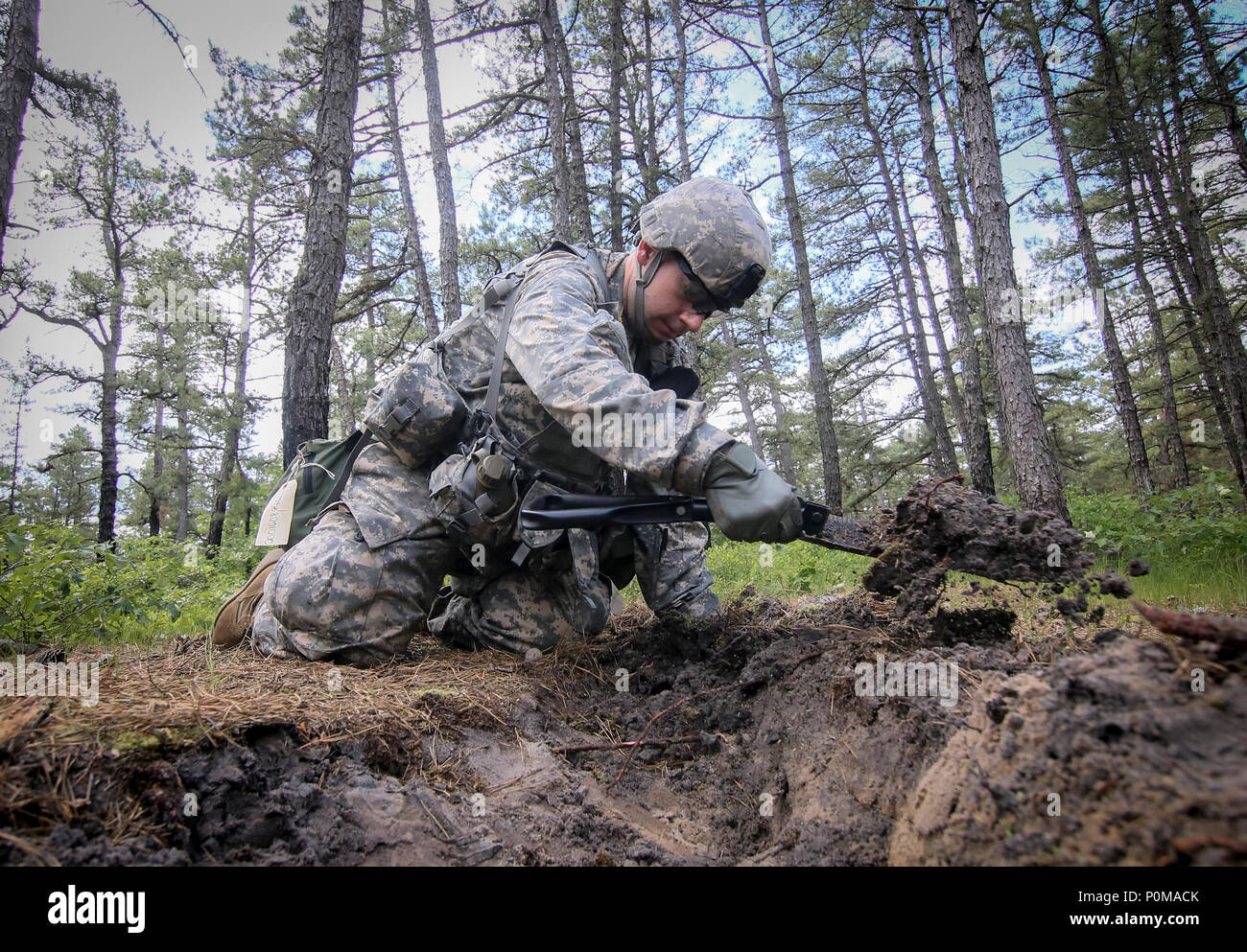 Hasty fighting position hi-res stock photography and images - Alamy