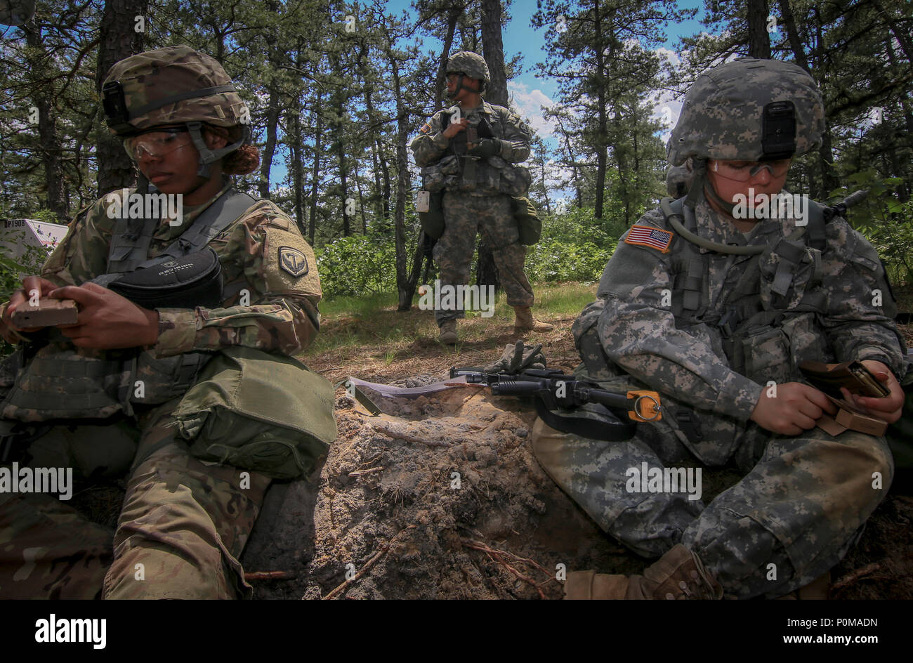 Hasty fighting position hi-res stock photography and images - Alamy