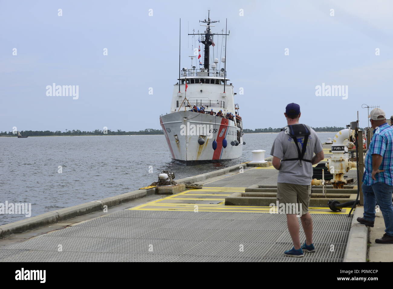 Coast guard cutter decisive hi-res stock photography and images - Alamy