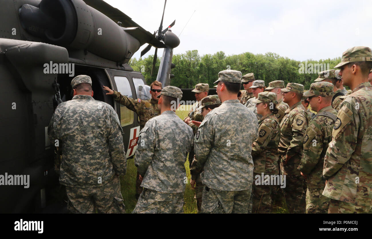 Oregon Army National Guard Soldiers with Headquarters and Headquarters Company, 2nd Battalion ...