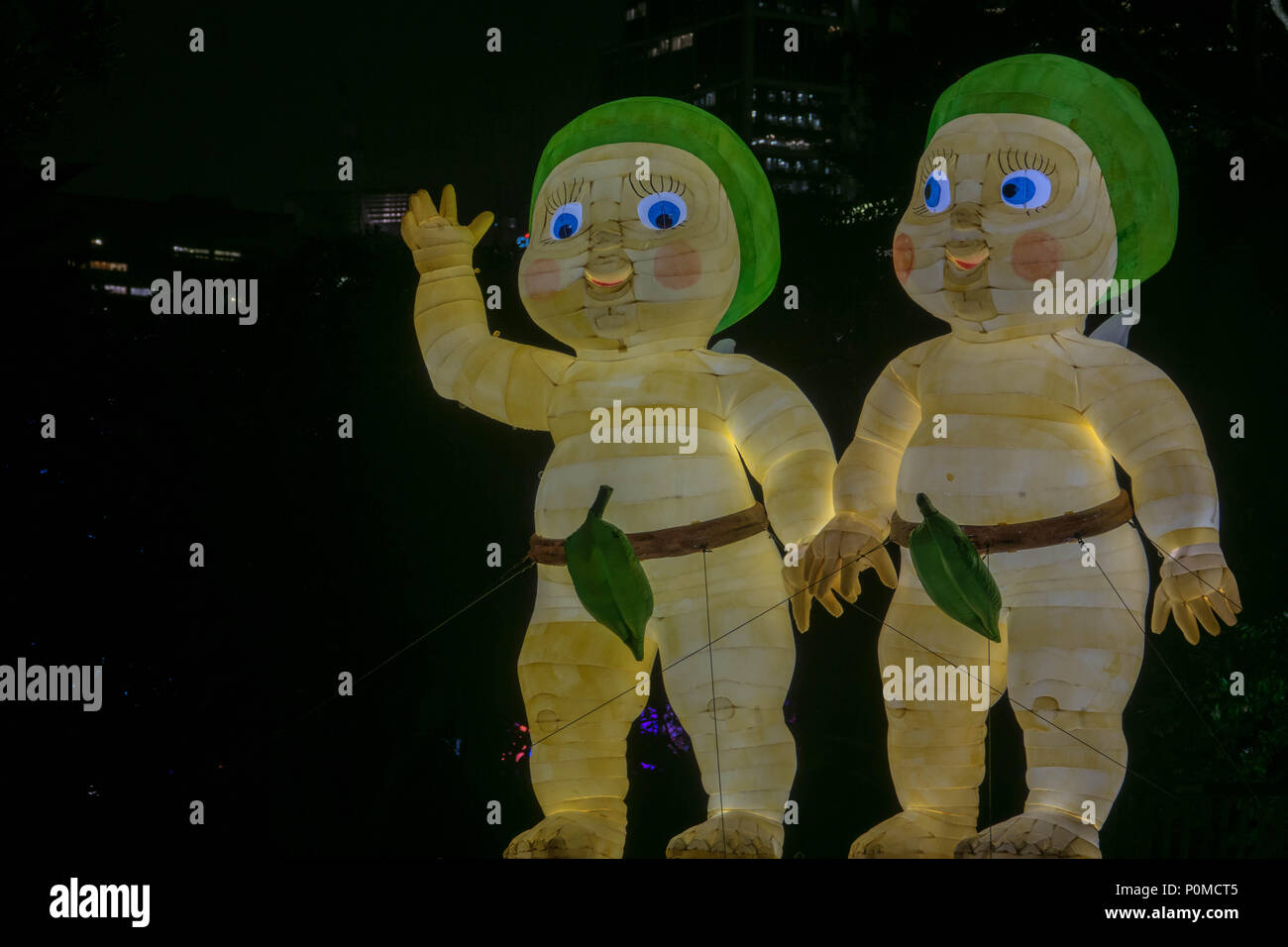 Snugglepot and Cuddlepie in the Botanic Gardens at Vivid Sydney 2018 ...