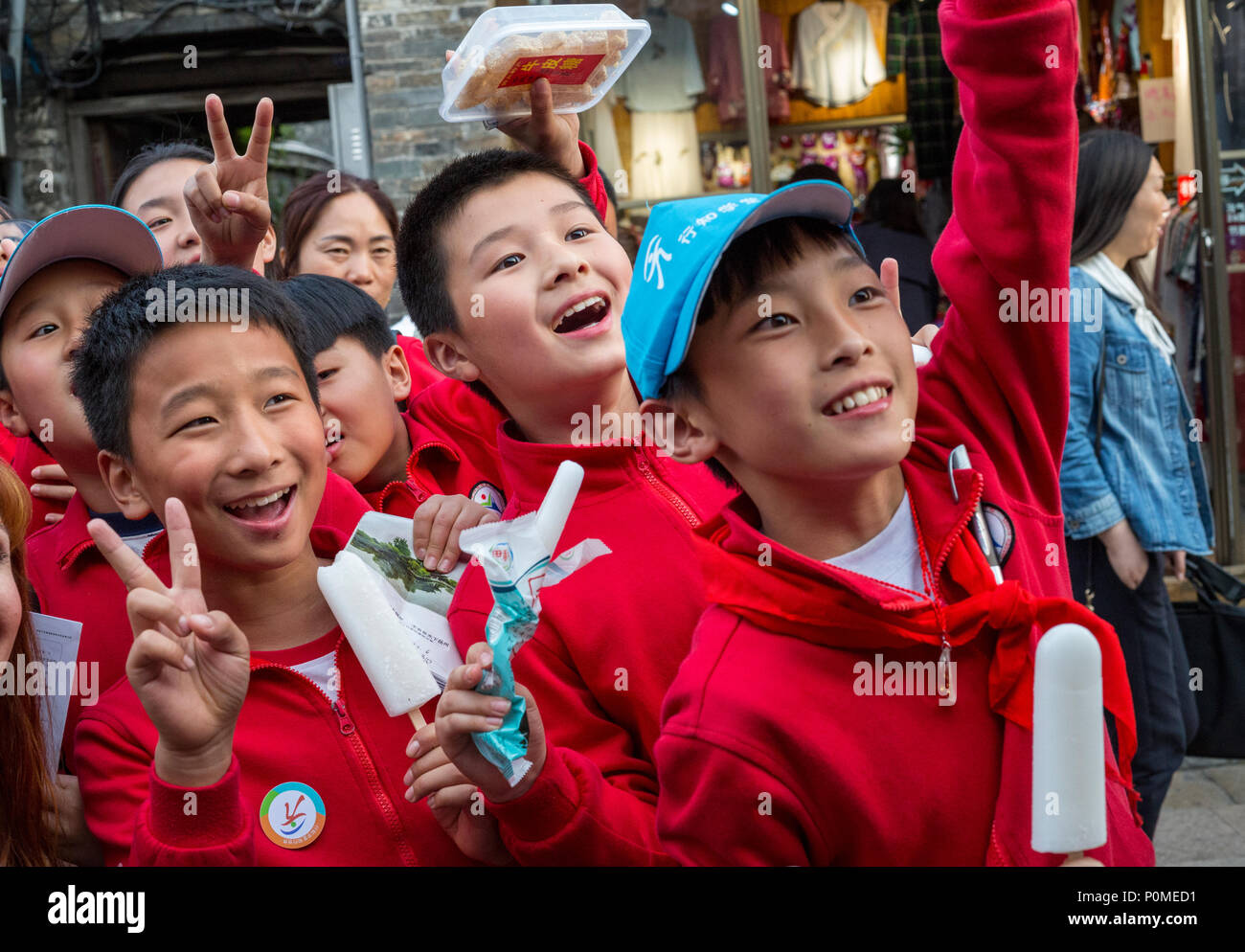 China chinese boys hi-res stock photography and images - Alamy