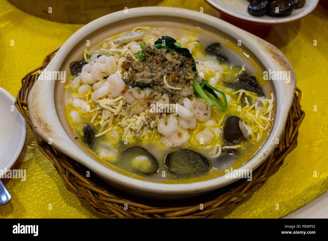 Yangzhou, Jiangsu, China. Breakfast at Ye Chun Tea House: Shrimp, Crab ...