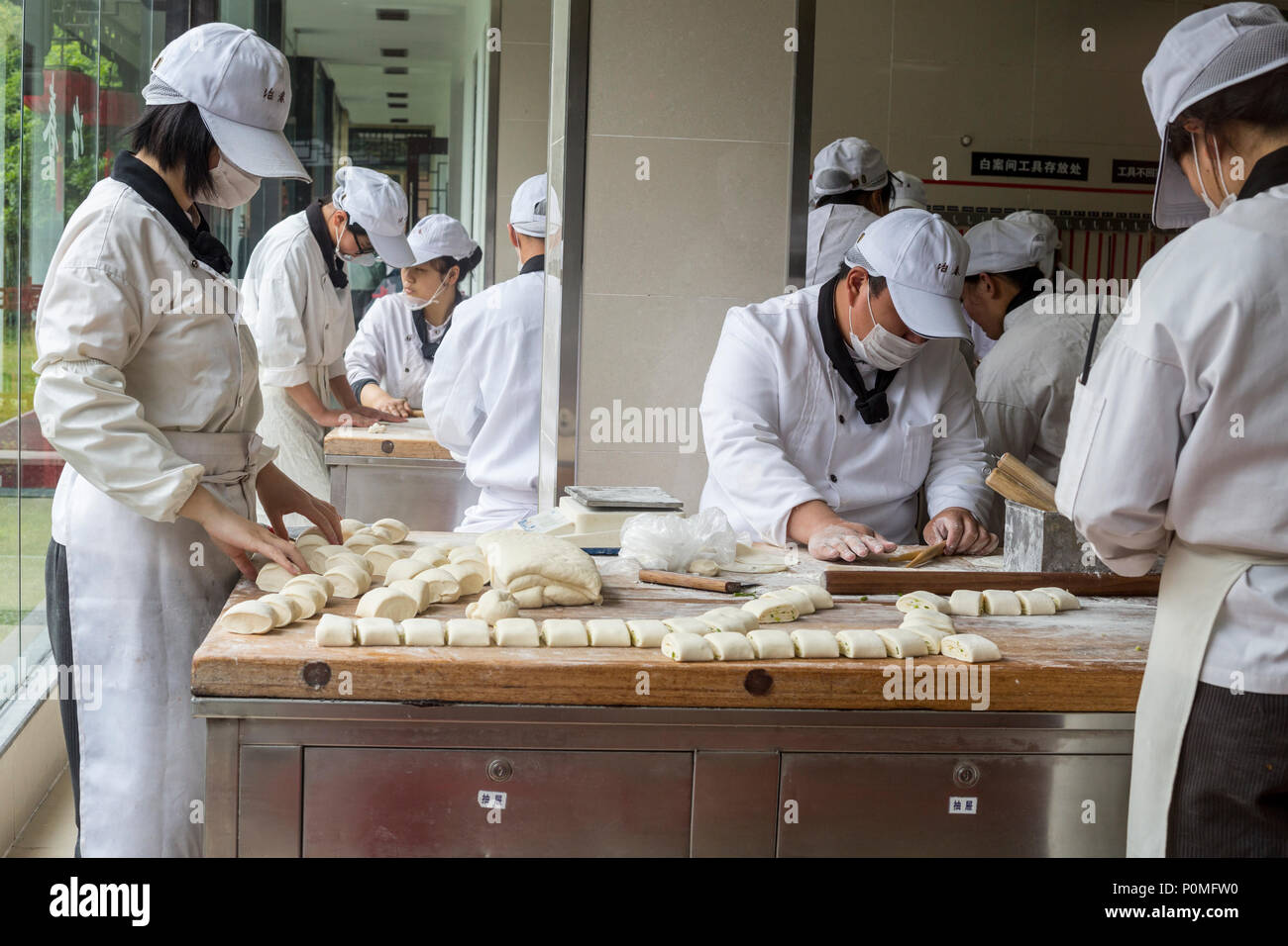 Kitchen staff hi-res stock photography and images - Alamy