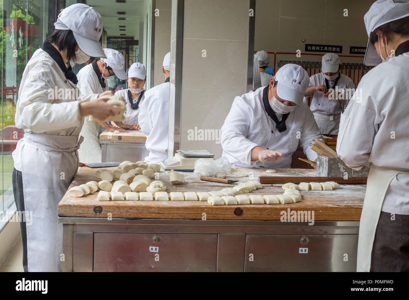 Chinese chefs hi-res stock photography and images - Alamy