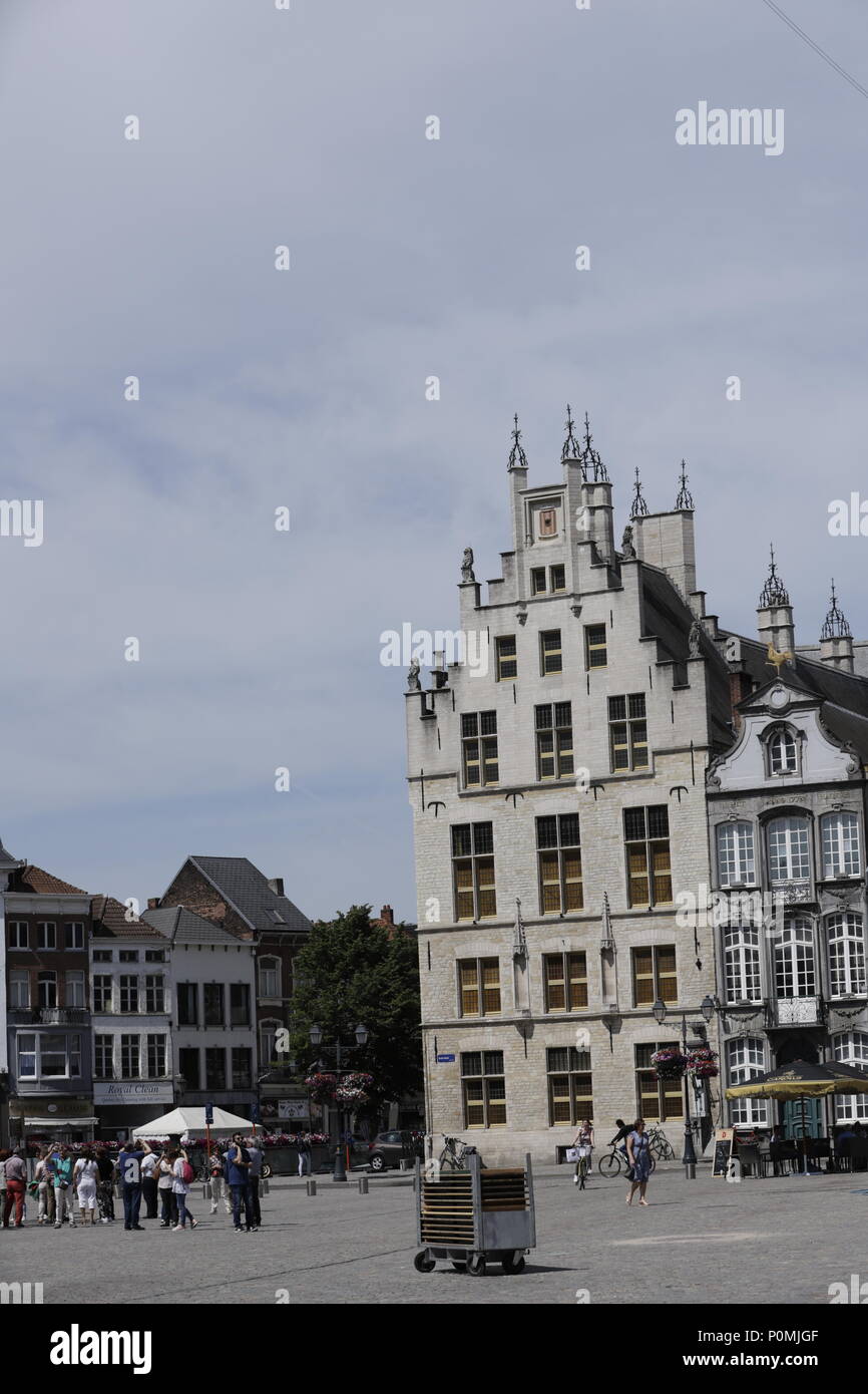 Medieval houses at the Grote Markt in Mechelen Stock Photo - Alamy