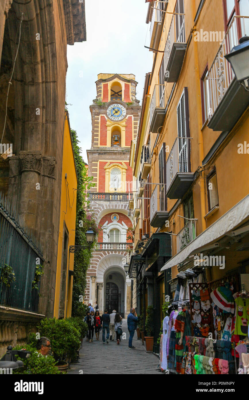 Sorrento narrow street hi-res stock photography and images - Alamy