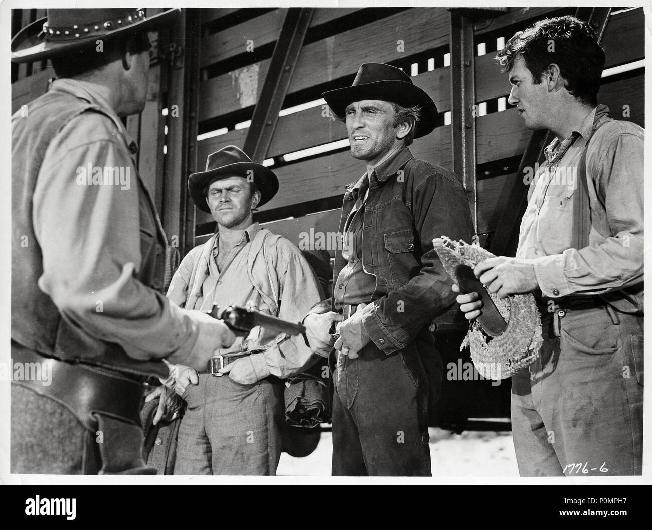 Man without a star film hi-res stock photography and images - Alamy