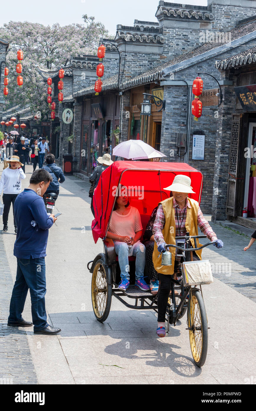 Pedicab china hi-res stock photography and images - Alamy