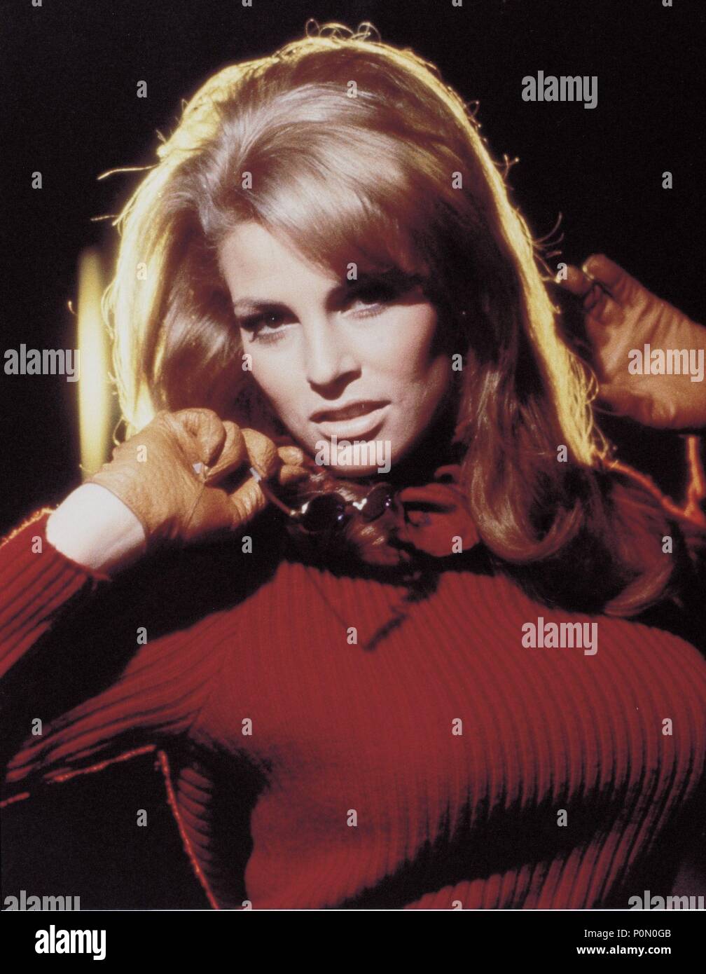 Raquel welch hi-res stock photography and images - Alamy