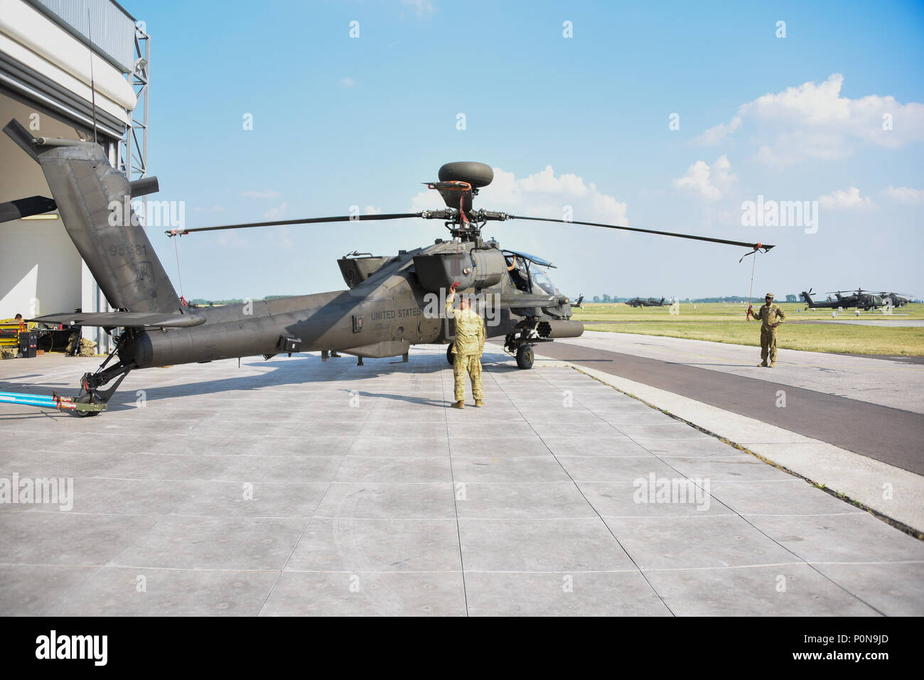 U.S. Soldiers with the Task Force Viper 1st Battalion, 3rd Aviation ...