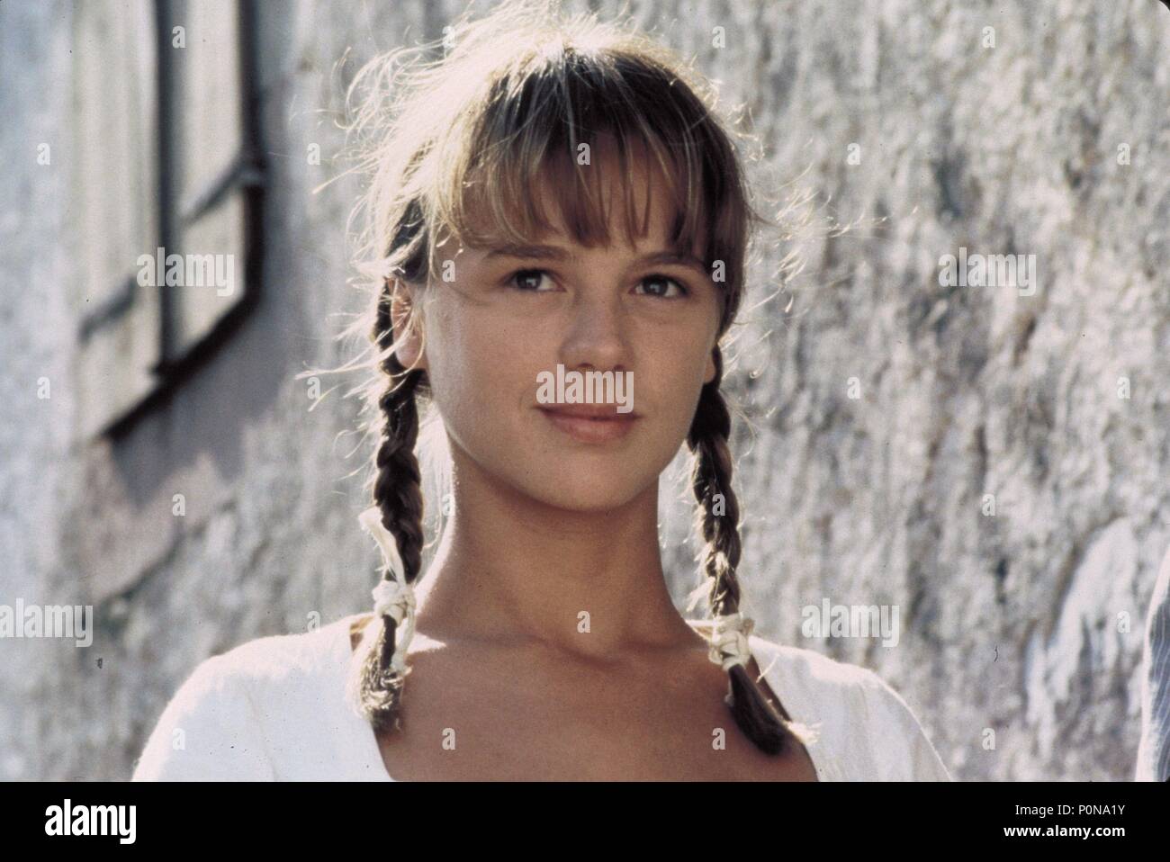 Emma suarez 1992 hi-res stock photography and images - Alamy