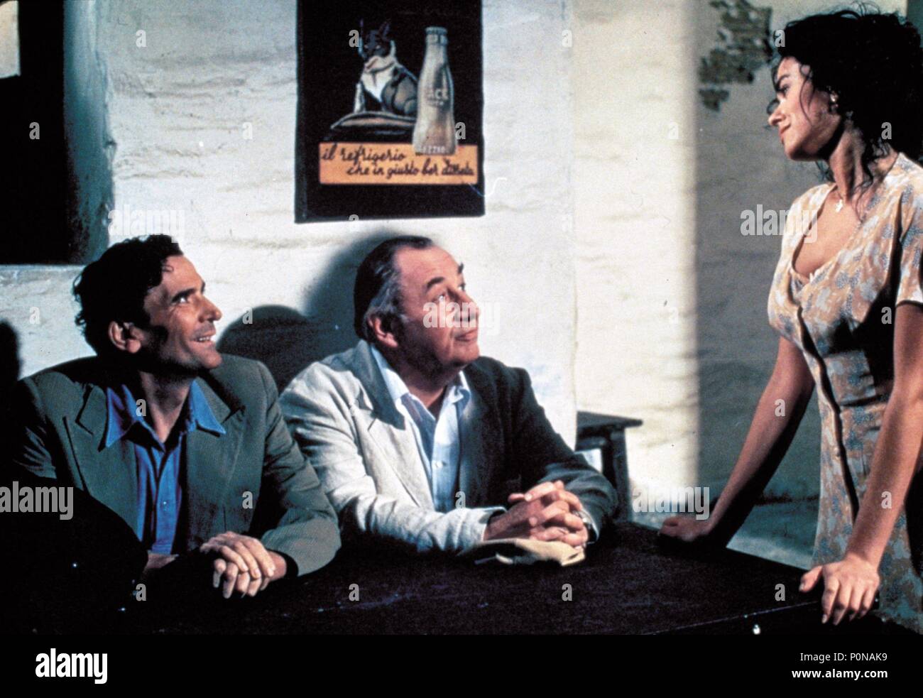 Il postino hi-res stock photography and images - Alamy