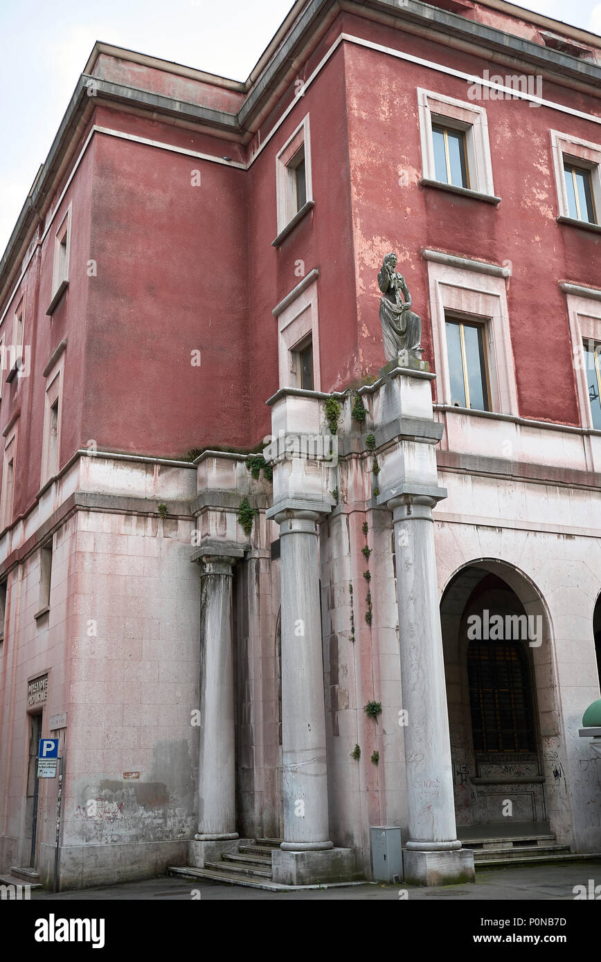 Vicenza, Italy - May 26, 2018: Poste and telegrafi building Stock Photo ...