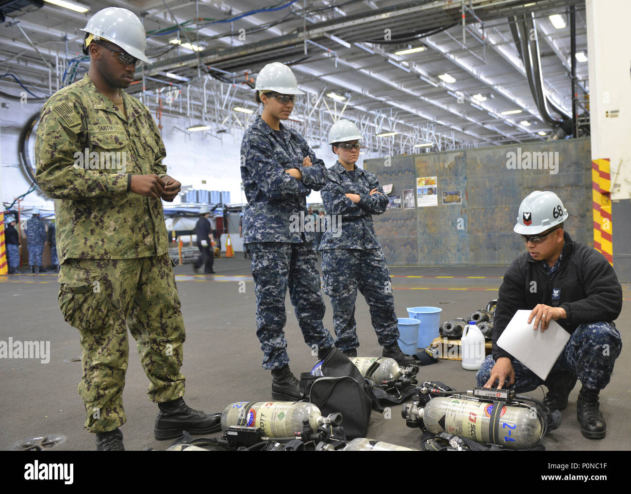 Docking units hi-res stock photography and images - Alamy