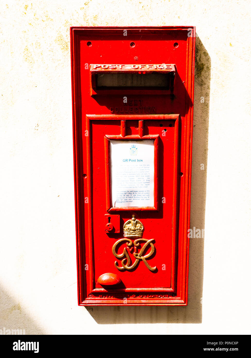 Wall mounted vr postbox hi-res stock photography and images - Alamy