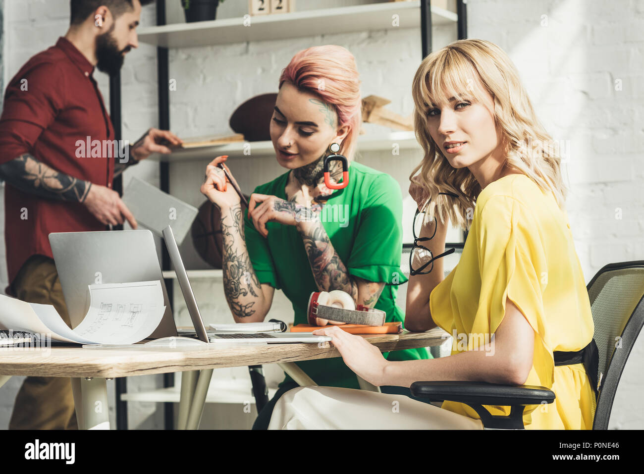 Creative workers hi-res stock photography and images - Alamy