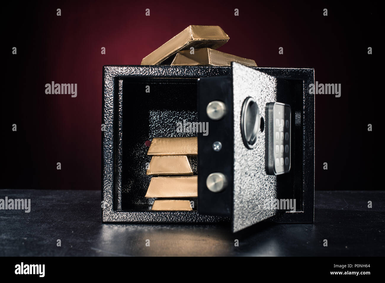 Strongbox safe gold bars hi-res stock photography and images - Alamy