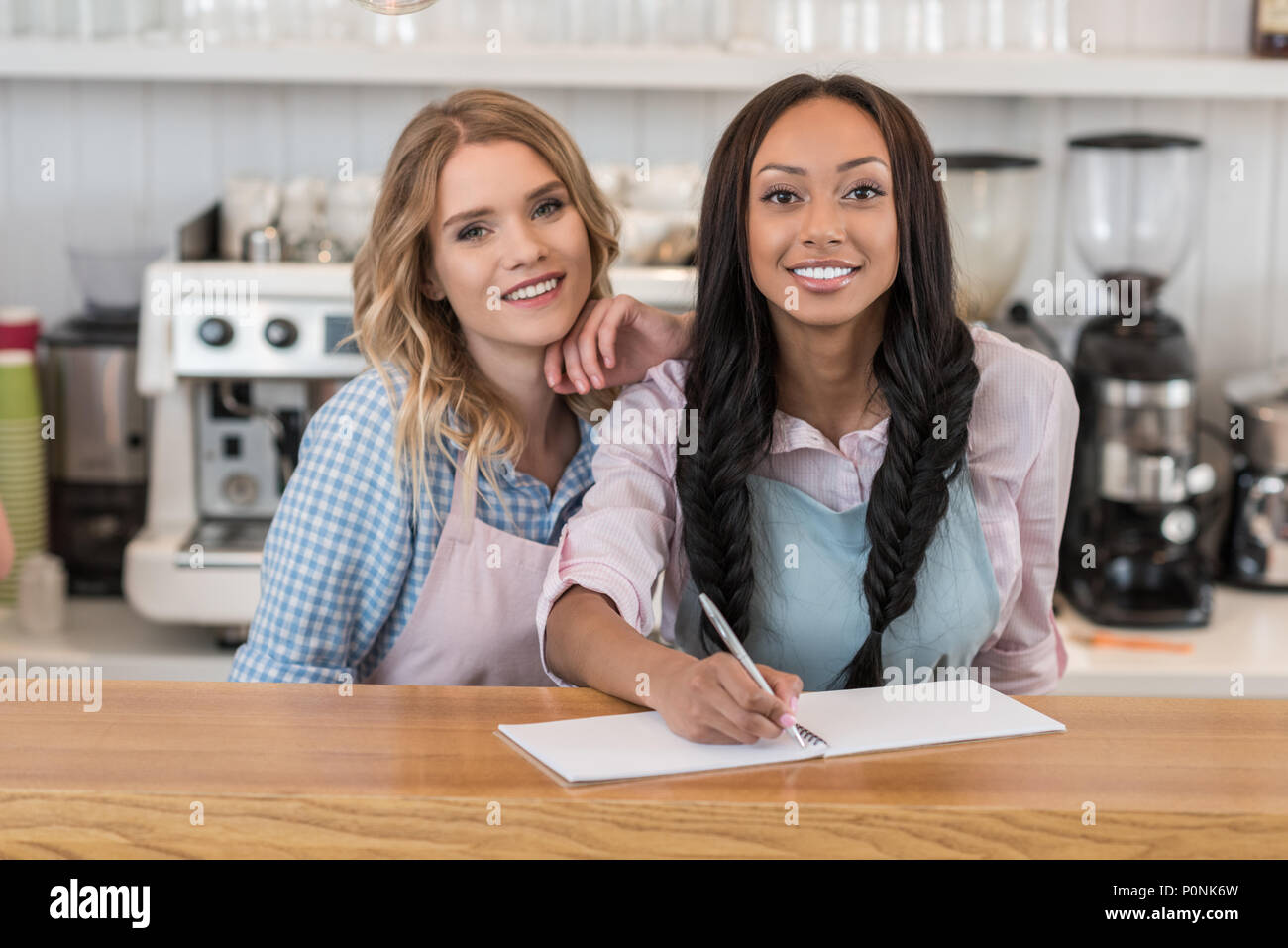 African american waitresses hi-res stock photography and images - Alamy