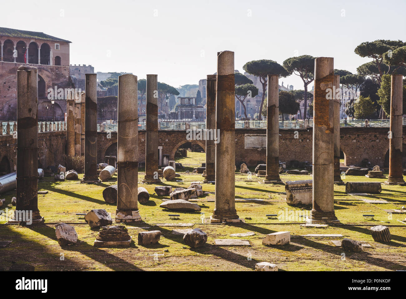 Beautiful columns ruins urban hi-res stock photography and images - Alamy