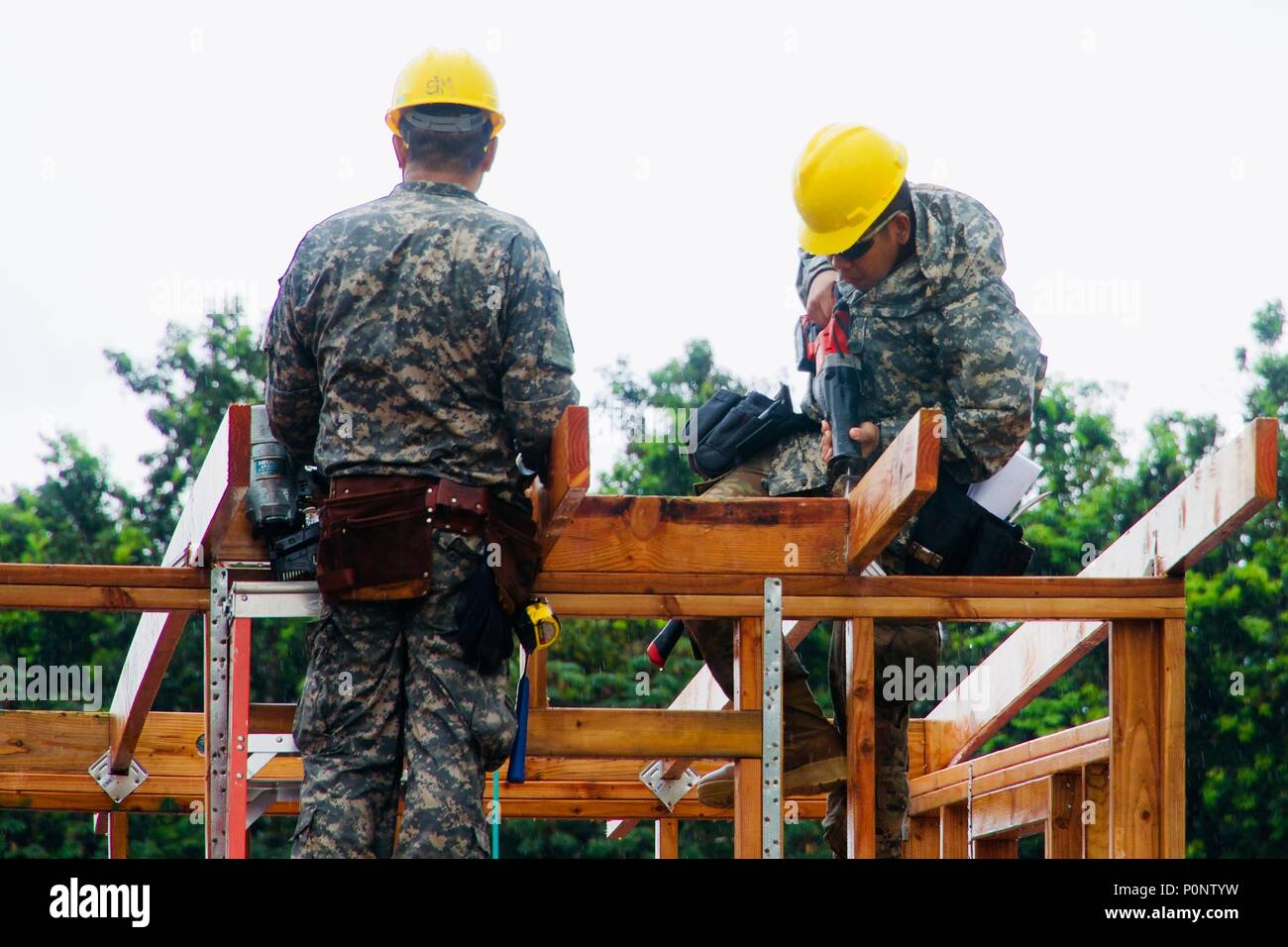 Soldier built shelters hi-res stock photography and images - Alamy