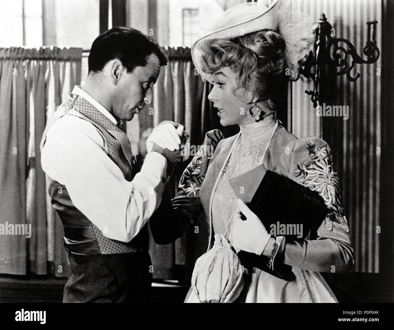 Can can 1960 frank sinatra hi-res stock photography and images - Alamy