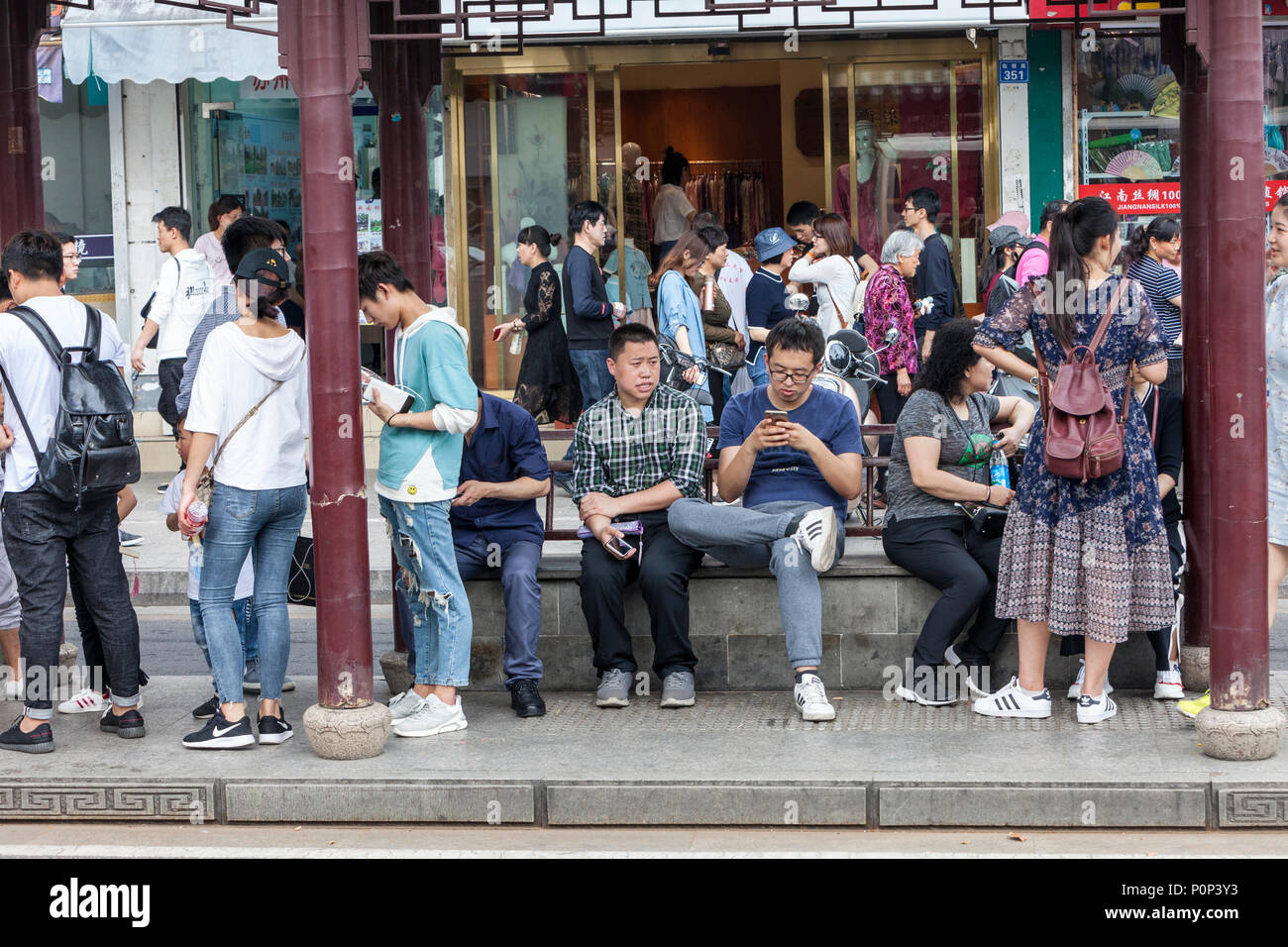 Chinese bus stop hi-res stock photography and images - Alamy