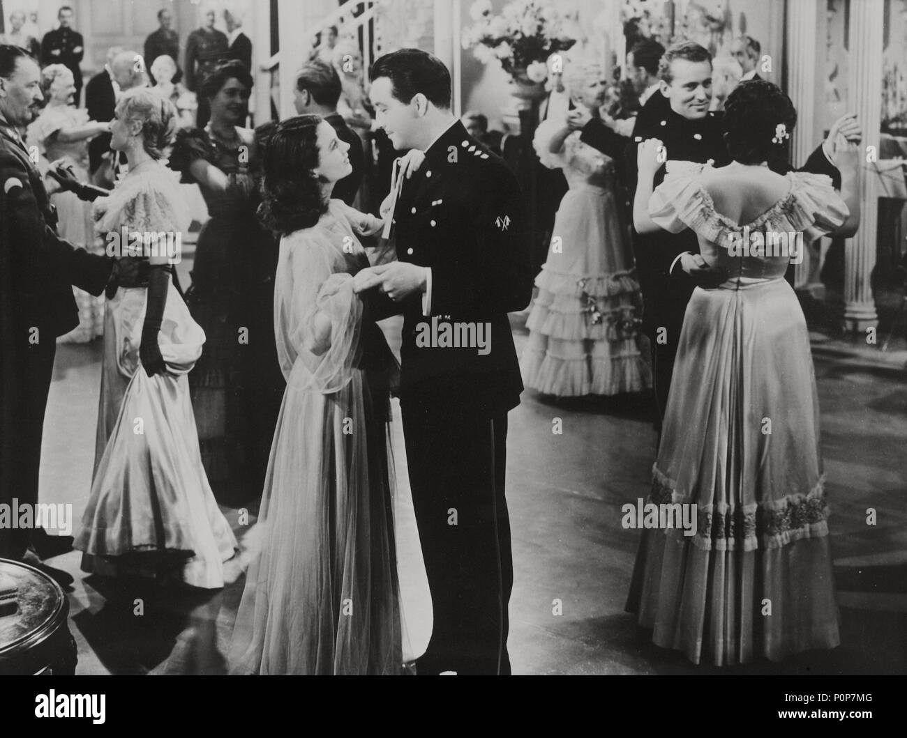 Waterloo bridge 1940 vivien leigh hi-res stock photography and images ...