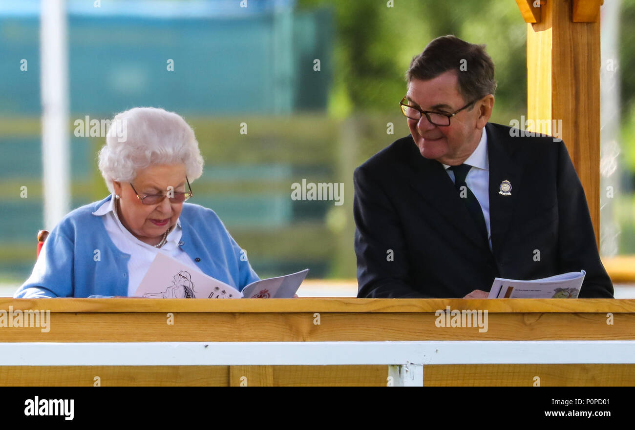 Queen elizabeth ii watches hi-res stock photography and images - Alamy